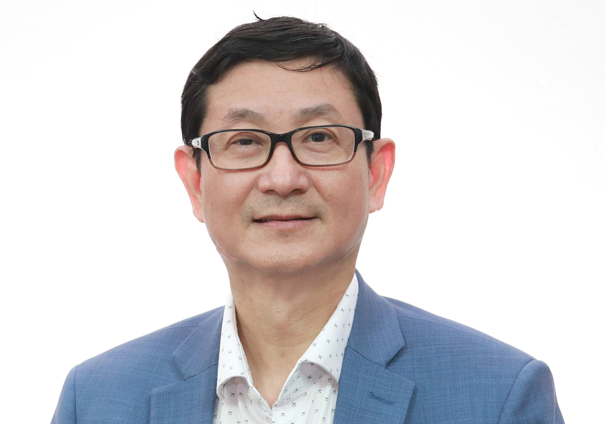 Glowing Reviews for Author George Lee's Debut Novel
